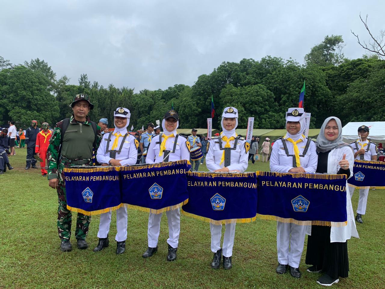 SMK Pelayaran Pembangunan Berkesempatan menampilkan atraksi Marching ...